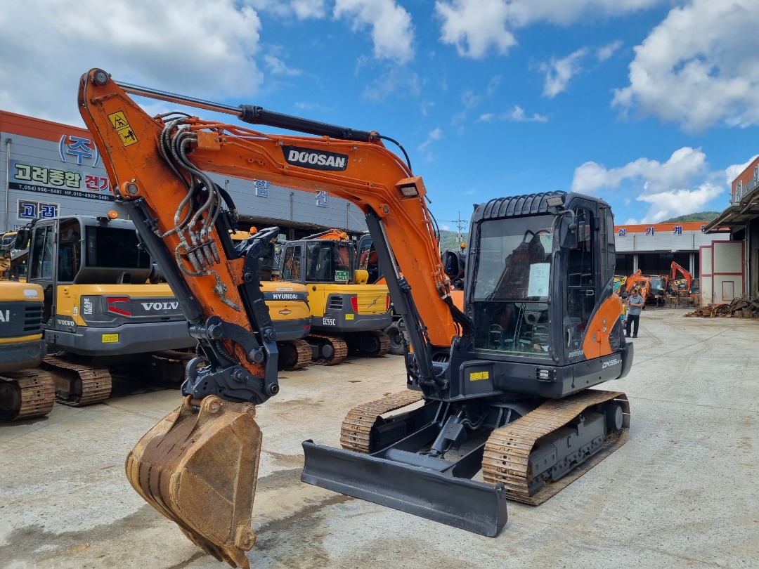 DX55MT-5 2019년 회전라인 코기리집게|전문가들