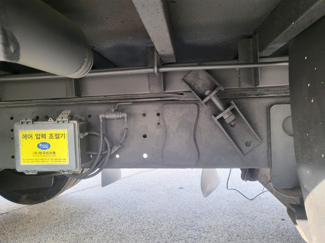 현대 메가 75톤 후축 윙바디 파워게이트 장착 무시동 히터 후방 카메라 O 윙 길이 83m 엔진 미션 윙 하부 상태 A전문가들