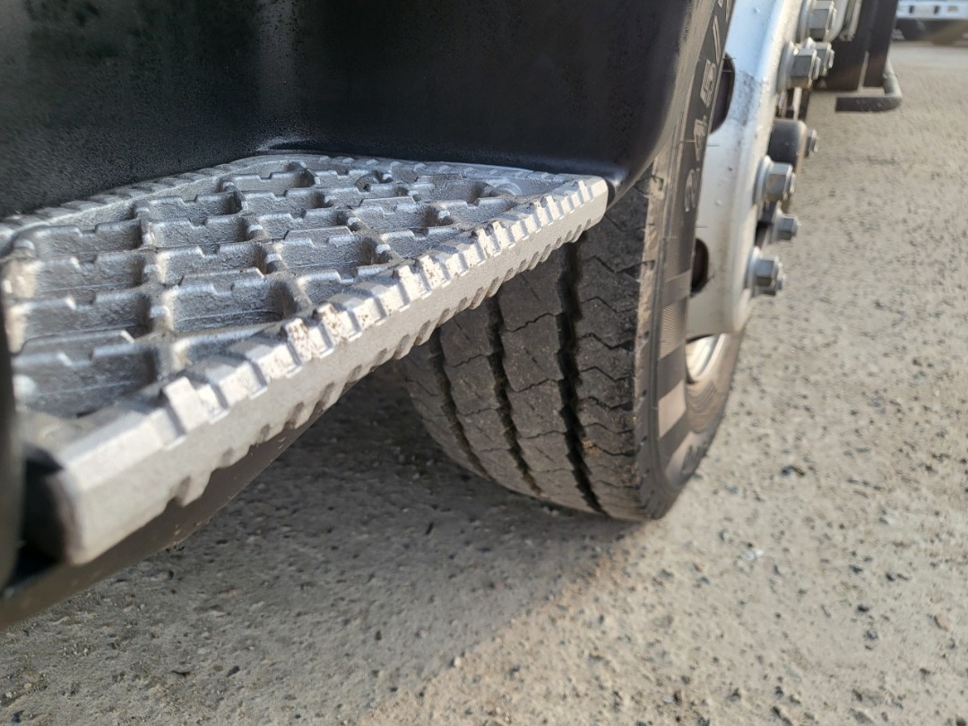 현대 메가 75톤 후축 윙바디 파워게이트 장착 무시동 히터 후방 카메라 O 윙 길이 83m 엔진 미션 윙 하부 상태 A전문가들