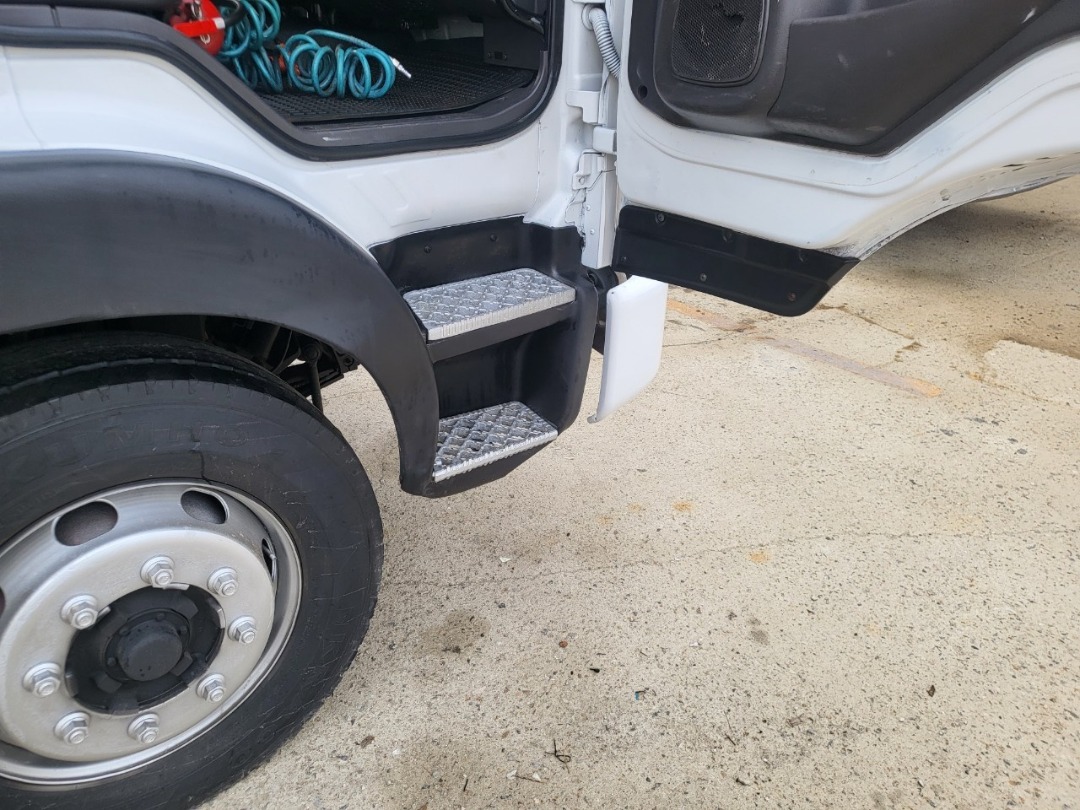 현대 메가 75톤 후축 윙바디 파워게이트 장착 무시동 히터 후방 카메라 O 윙 길이 83m 엔진 미션 윙 하부 상태 A전문가들