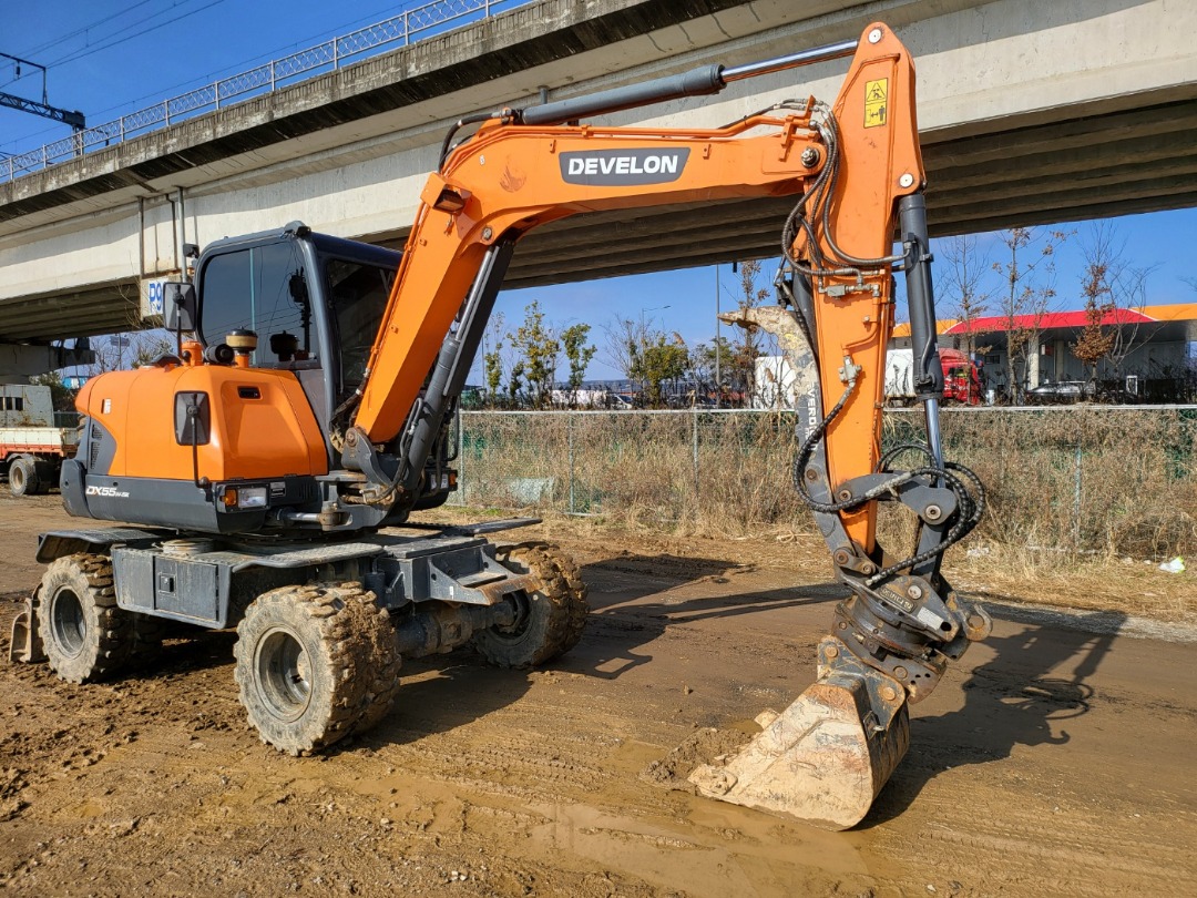 디벨론 03W DX55W-5K 2020년 4400시간 회전링크 장착 위탁 매매|전문가들