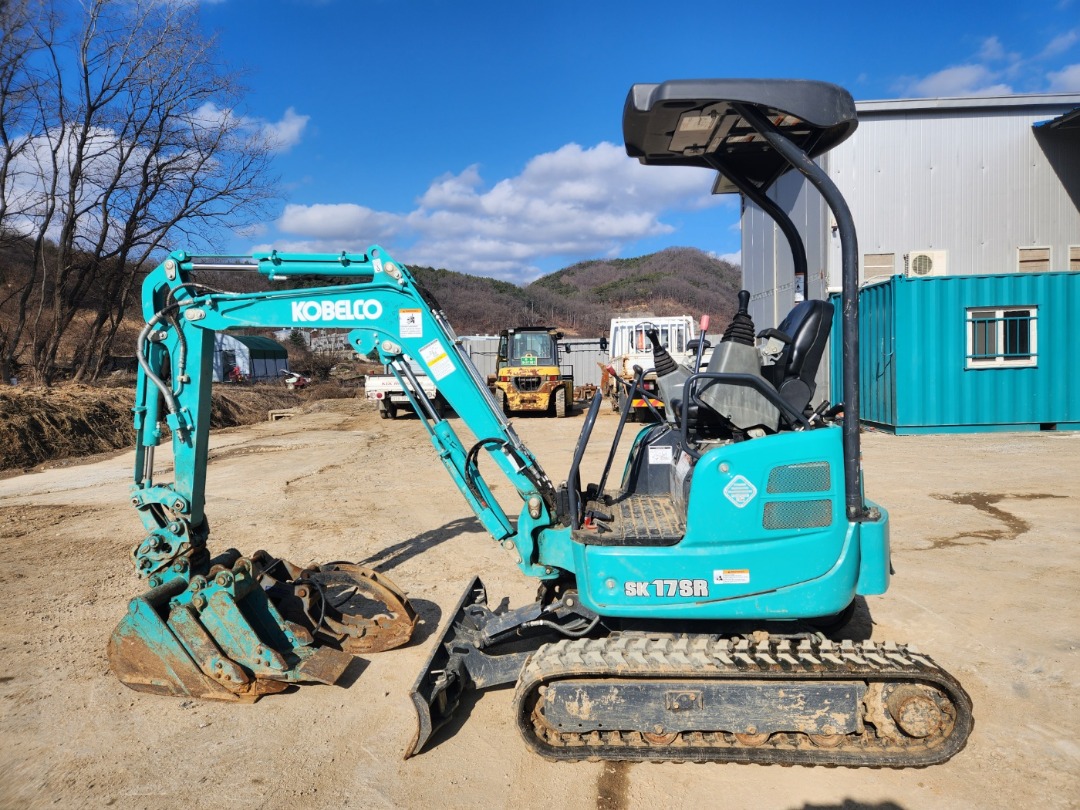 코벨코 신차급 1,7톤 SK17 2020년 300시간 3종+유압 집게 포함 매매|전문가들