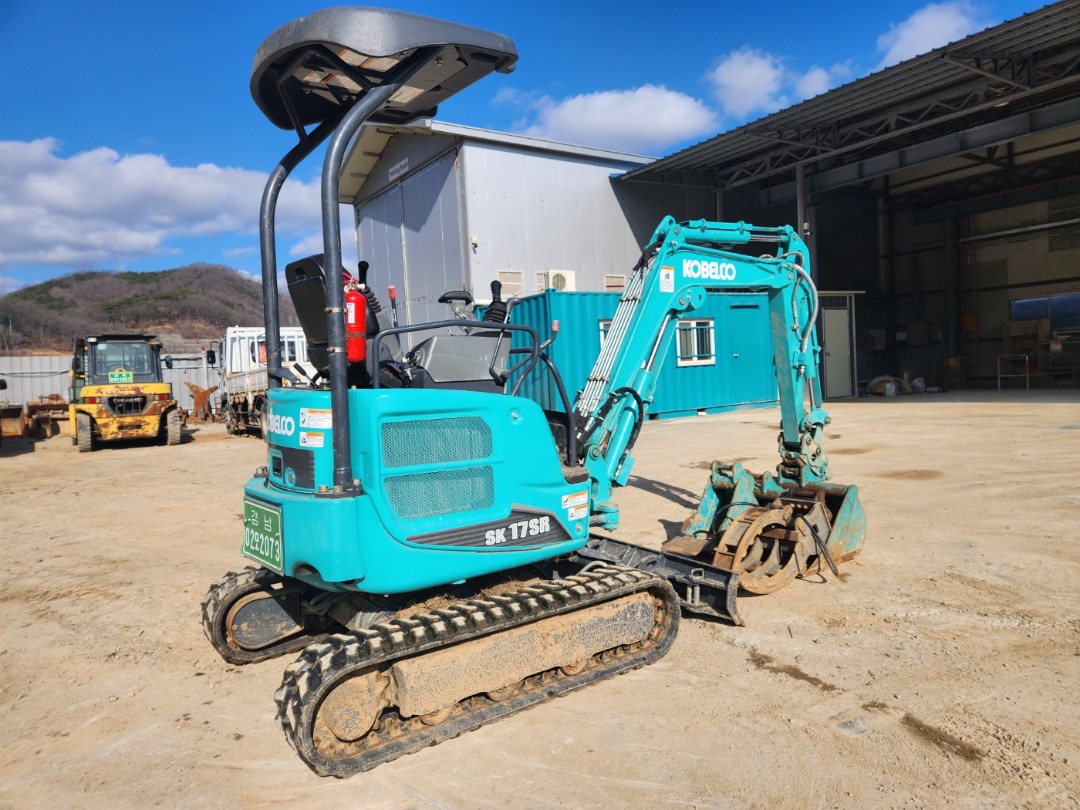 코벨코 신차급 1,7톤 SK17 2020년 300시간 3종+유압 집게 포함 매매|전문가들