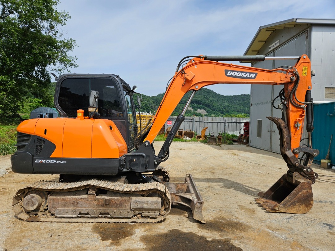 두산 02급 굴삭기 DX55MT 2018년 8300시간 코끼리 집게 구성 매매|전문가들