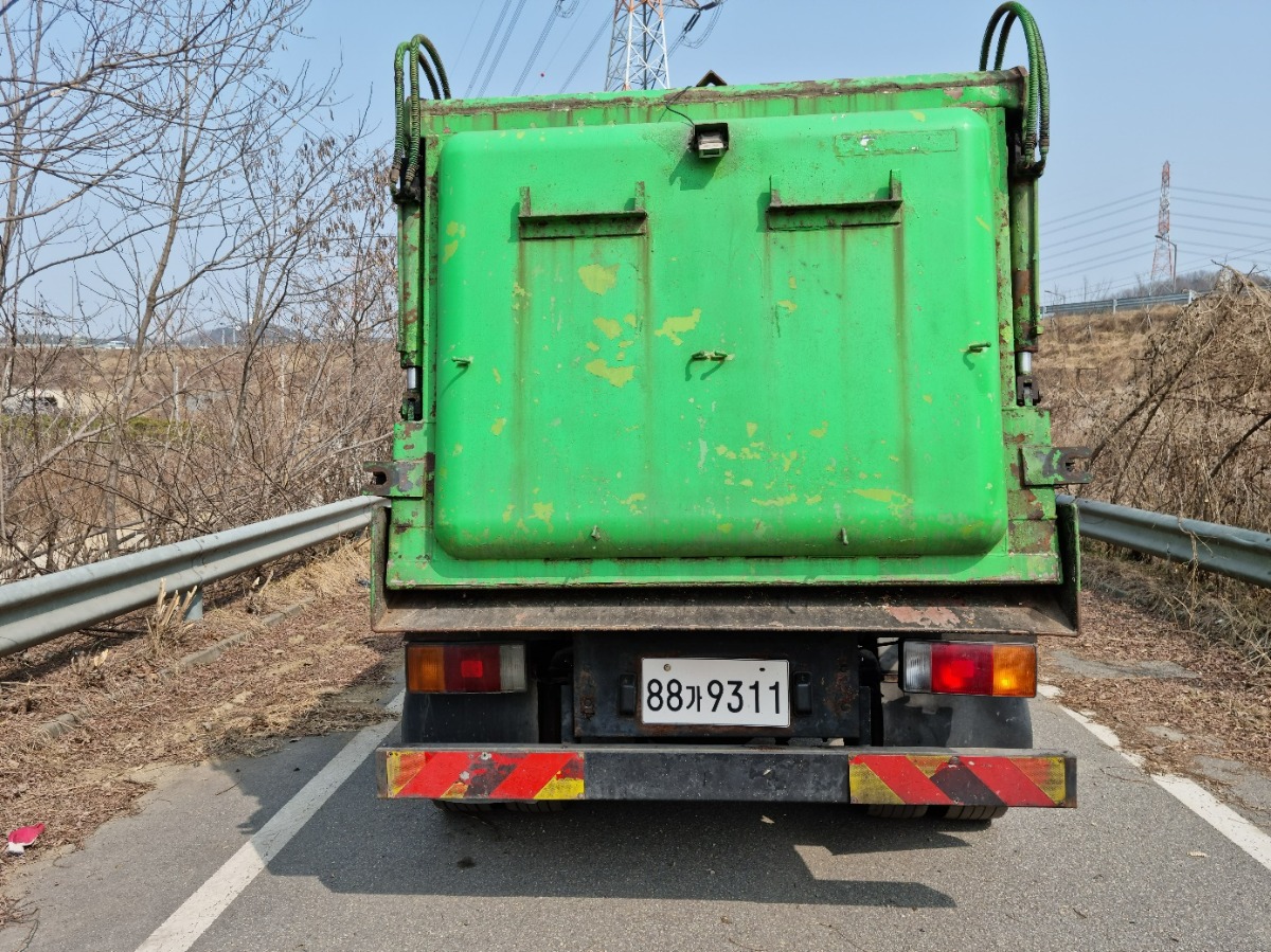 현대 5톤 메가트럭 음식물쓰레기수거차 2008년 03월식 167000km주행 250마력전문가들