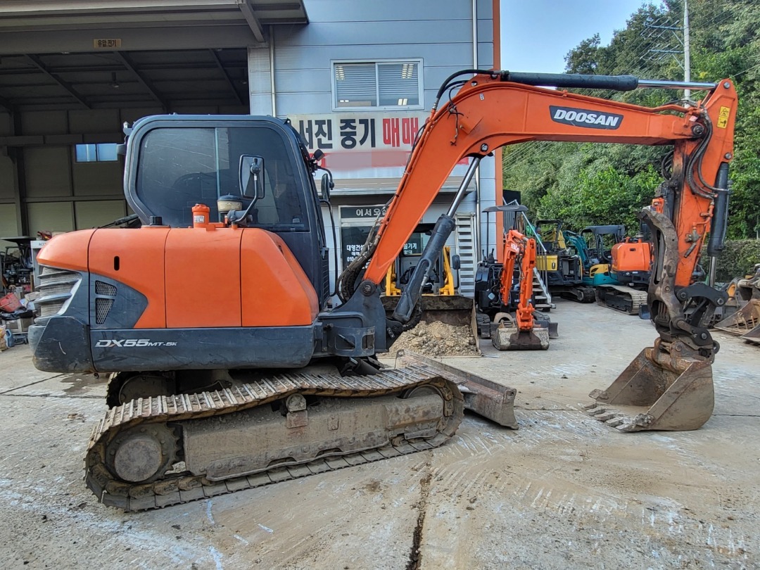 두산 02 중고 포크레인 DX55MT-5K 2018년식 하부 도자 링크 판매합니다|전문가들