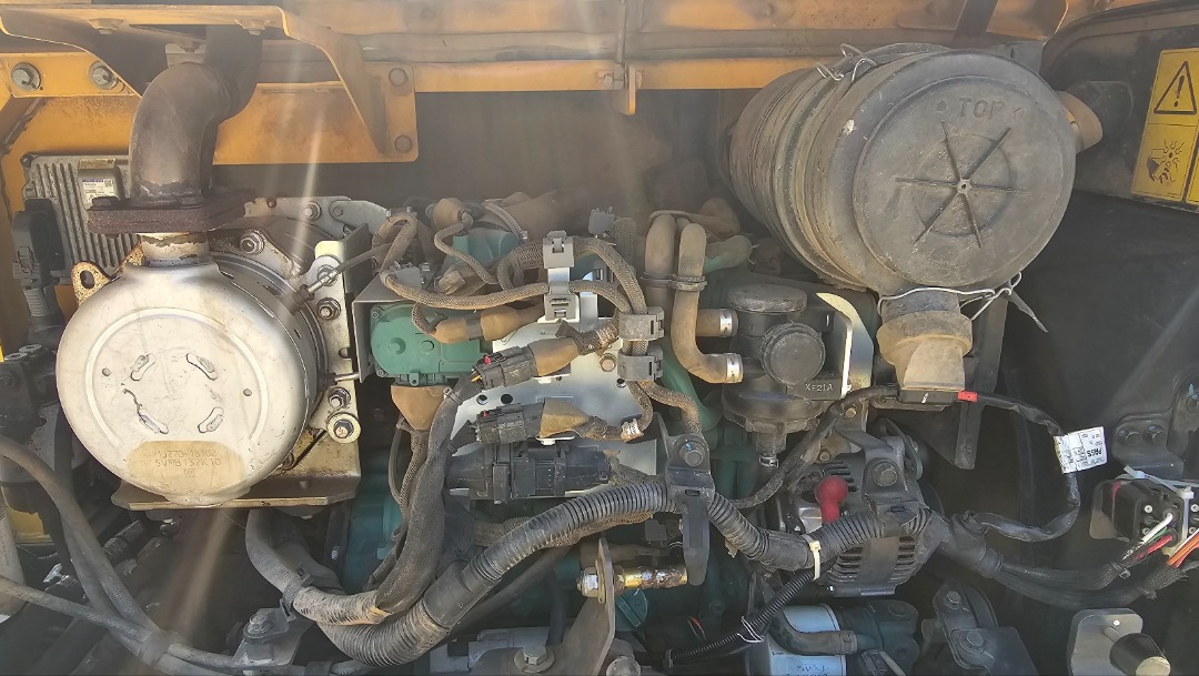 볼보 02 중고 포크레인 매매 EC60E 2016년식 집게, 회전라인|전문가들