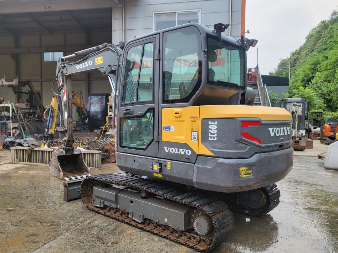 볼보 EC60E 2017년식 붐스윙 실린더 장착 판매합니다|전문가들