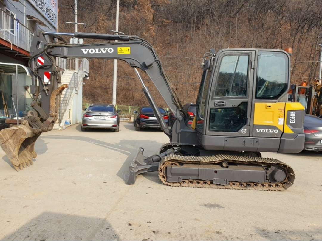 볼보 EC60E 2017년 04월 코끼리집게|전문가들