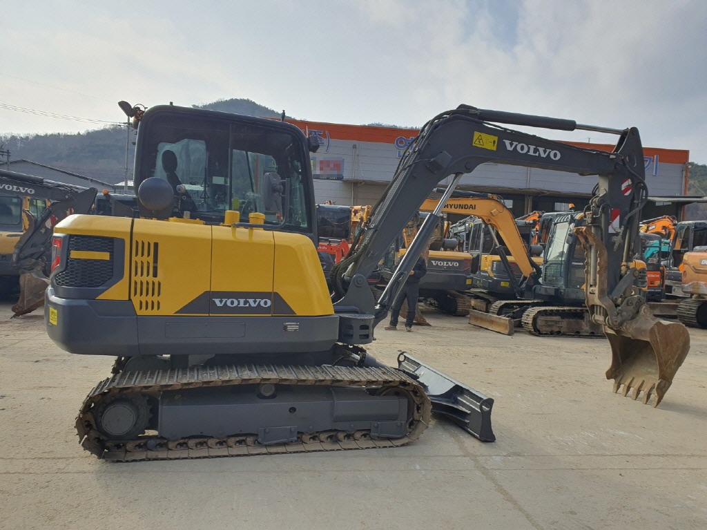 볼보 EC60E 2017년 04월 코끼리집게|전문가들