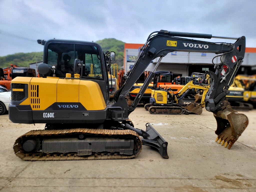 볼보 EC60E 2017년 코끼리집게|전문가들